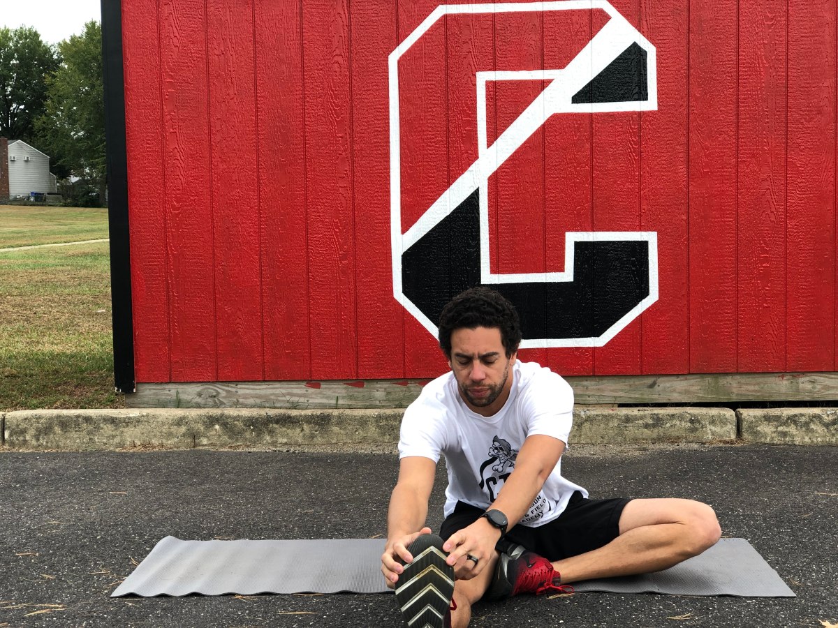 8 Essential Stretches You Need to Be Doing After a Run – TrainwithMarc